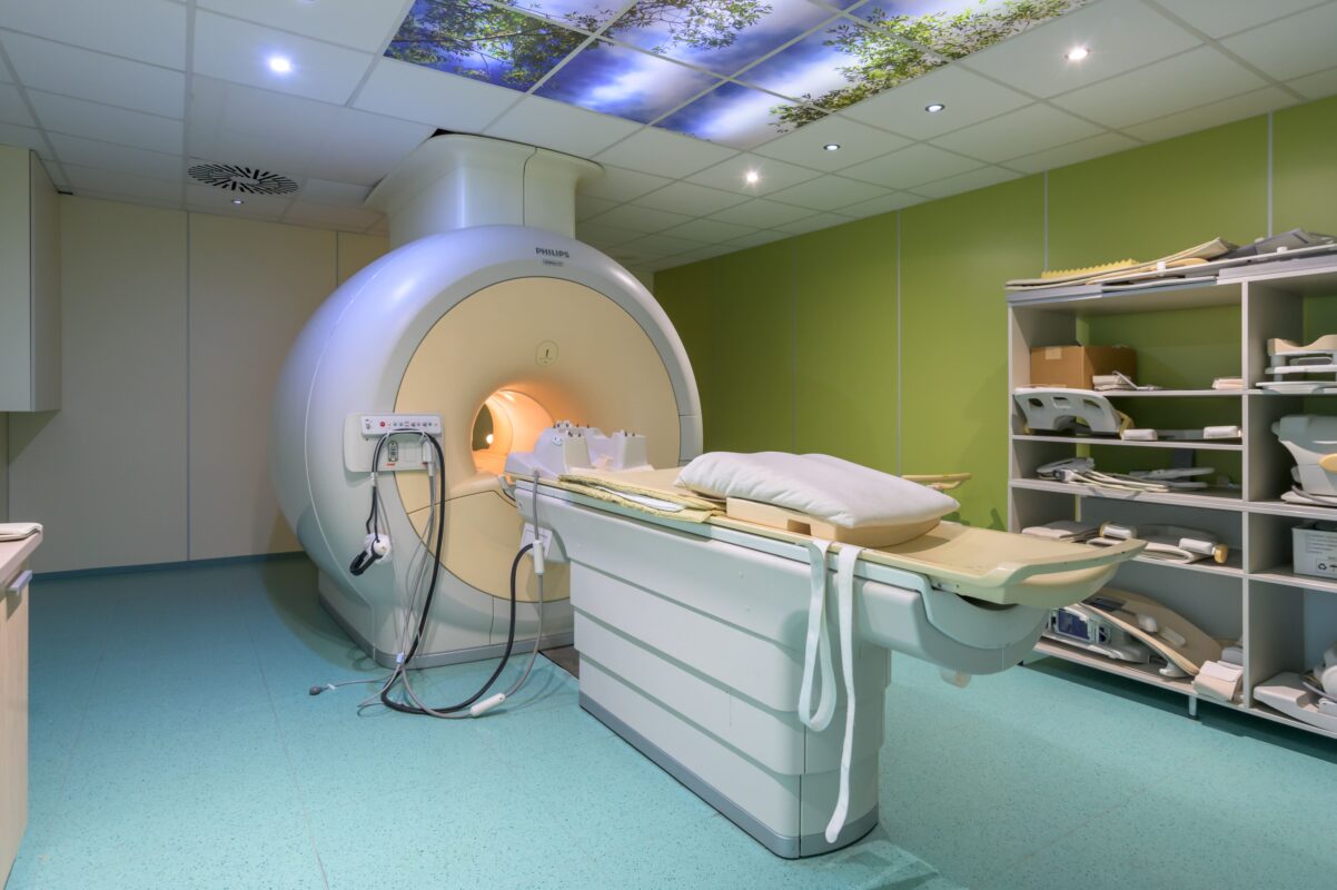 Pregledi magnetnom rezonancom u Sremskoj Mitrovici u centru Expert MRI ...